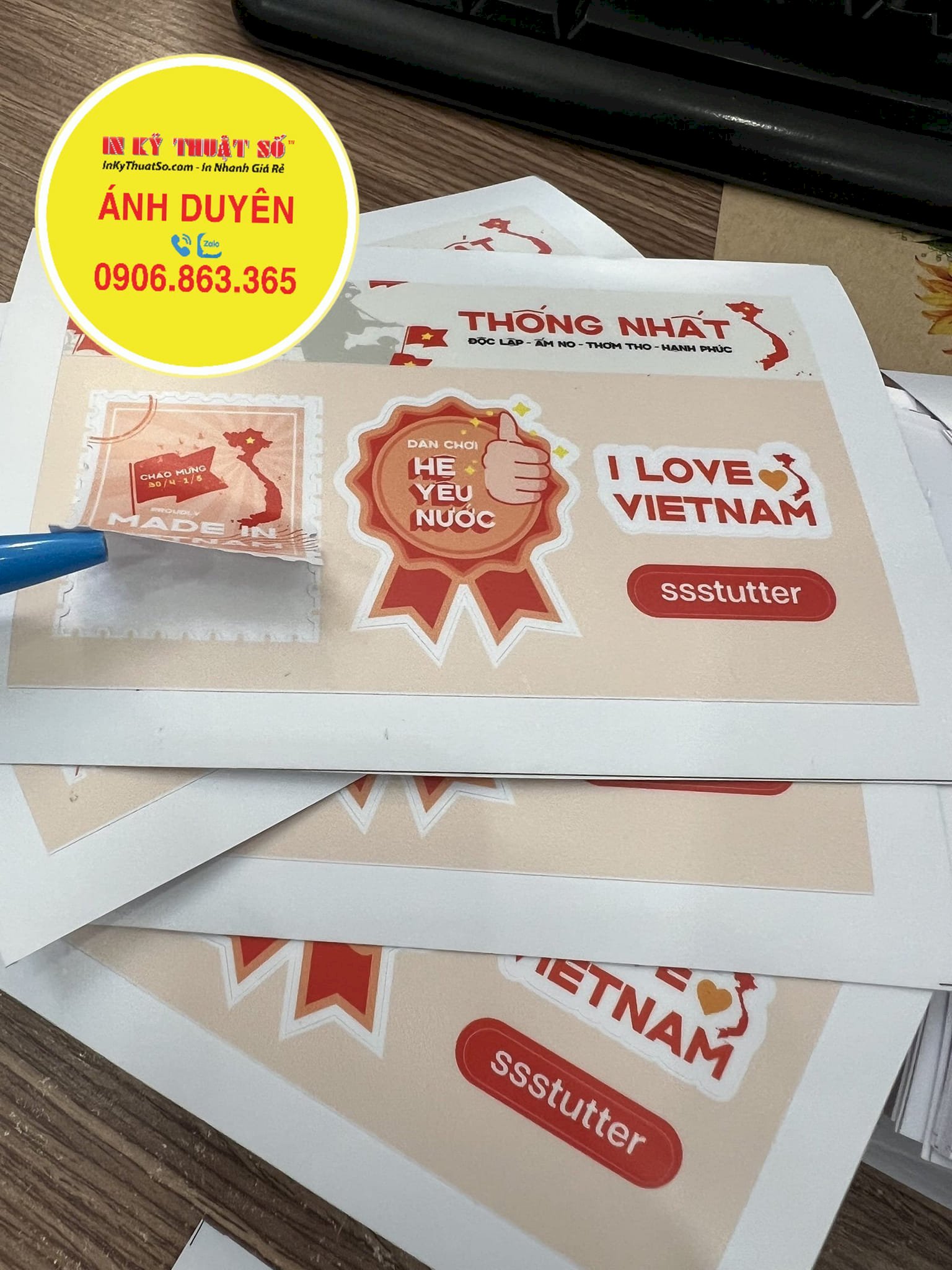 In set sticker chủ đề I Love Việt Nam, đặt in sticker Decal sữa theo ...