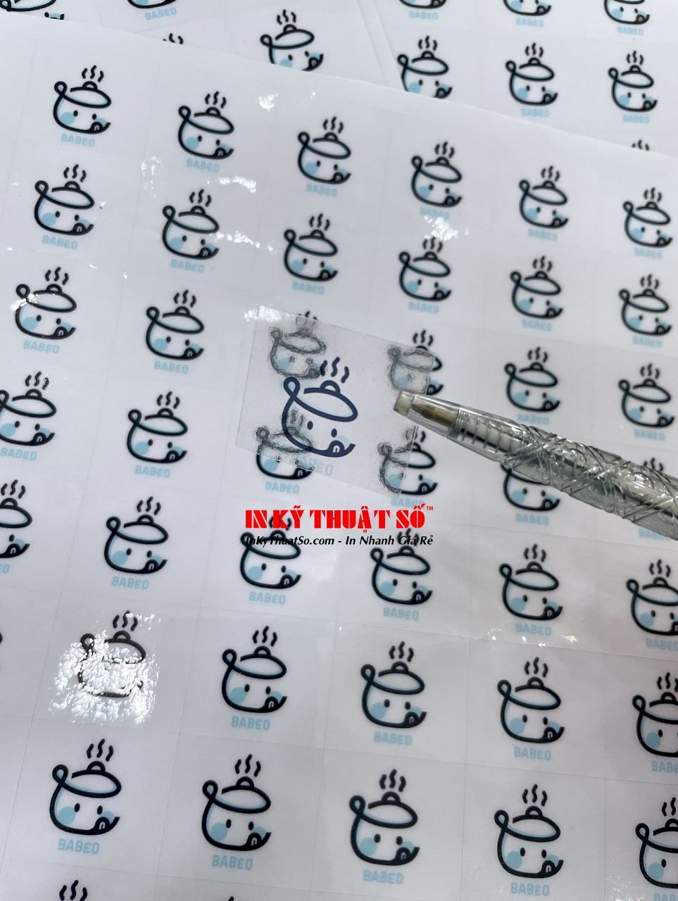 In Decal sticker logo tem nhãn trong suốt, in mực dầu, cán màng bóng ...