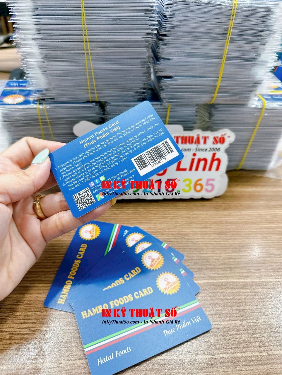 In thẻ tích điểm có mã QR code và mã Barcode, in thẻ nhựa PVC bo góc ...