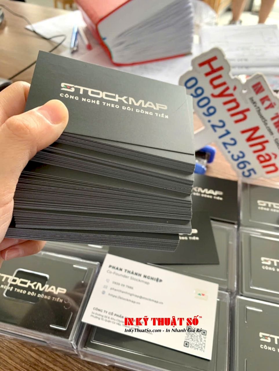 In card visit ép kim Co-founder Đồng sáng lập Công ty Công nghệ tài ...