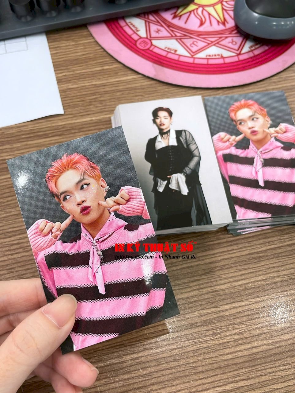 In Card Idol giấy C300gsm, in 2 mặt cán bóng, nhận in ảnh số lượng ít ...