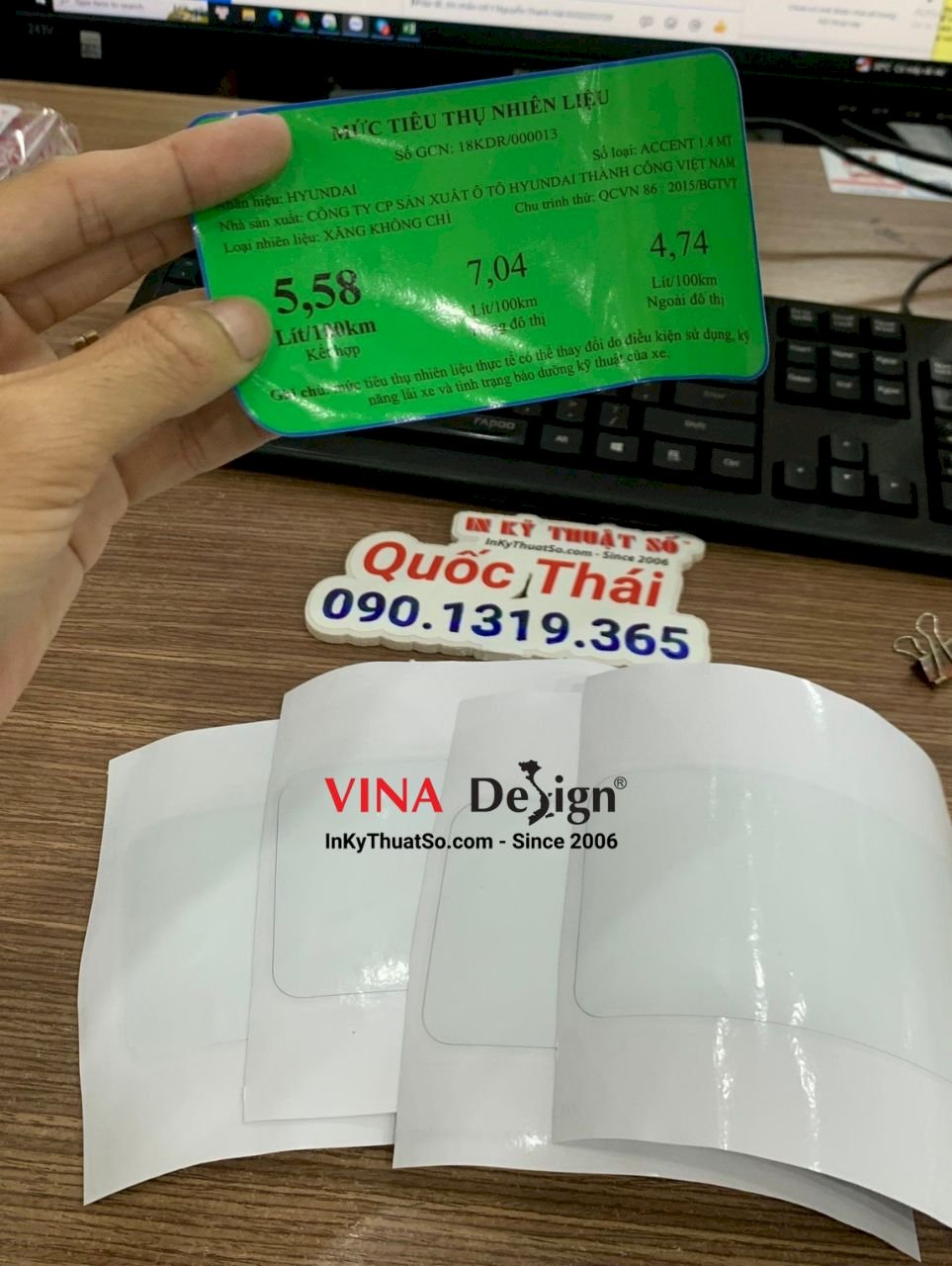 In tem tiêu thụ nhiên liệu, in Decal dán ngược lên cửa kính xe hơi ...