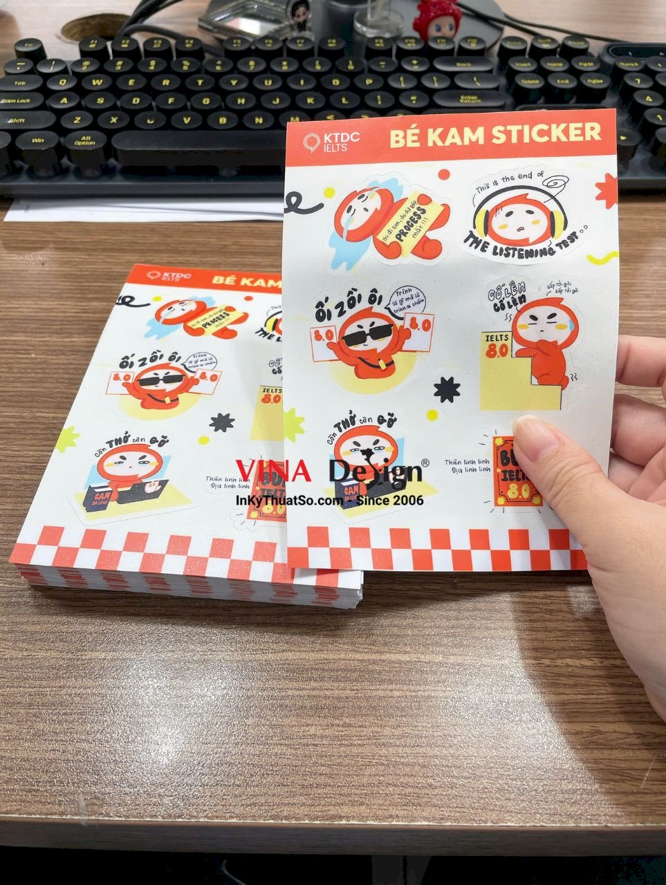 In set sticker cắt thành phẩm khổ A6, in decal sữa mực dầu, cán màng mờ ...